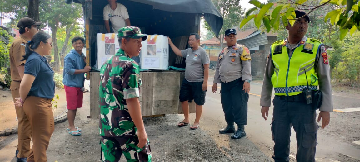 Pilkada Buleleng 2024: Distribusi Logistik ke Kecamatan Dikawal Polisi - Sinartimur
