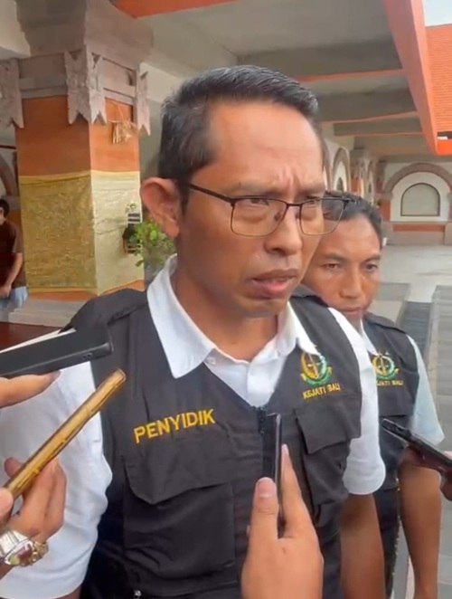 Geledah Dinas PUTR Buleleng, Tim Penyidik Kejati Bali Temukan Uang Rp 1 ...