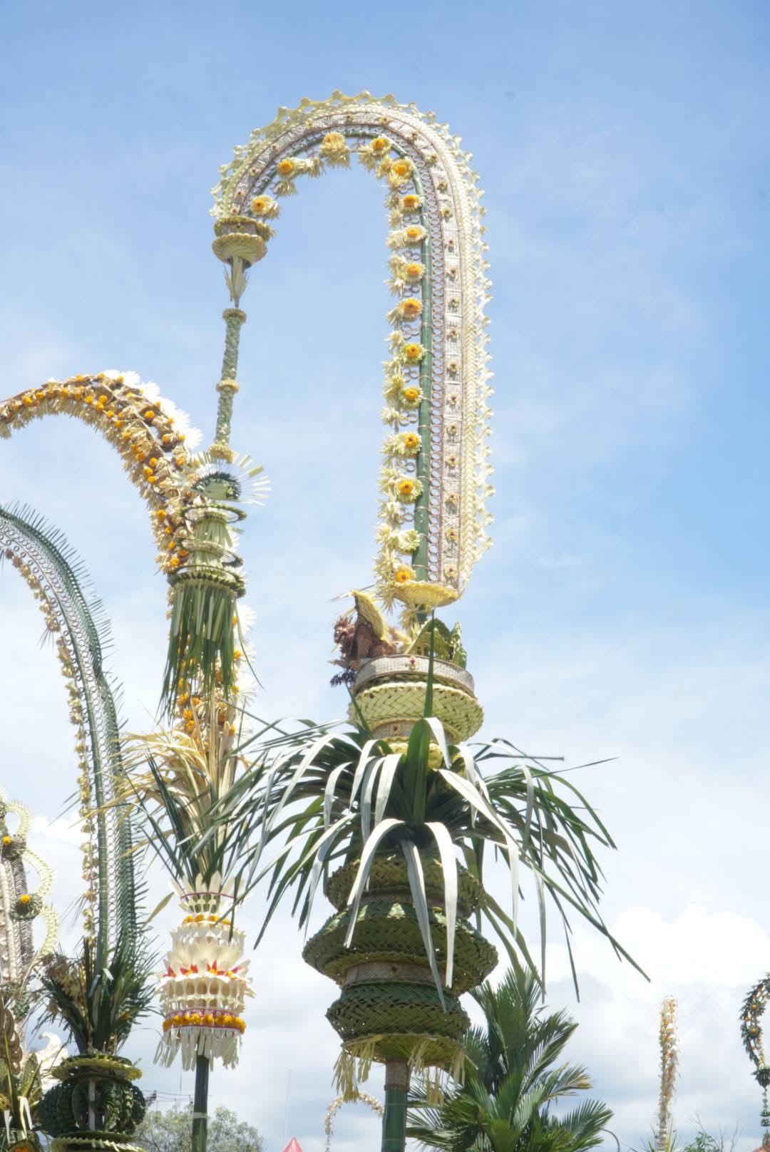 Essai Galungan: Apa Makna Penjor Yadnya yang Sederhana Sarat Makna ...