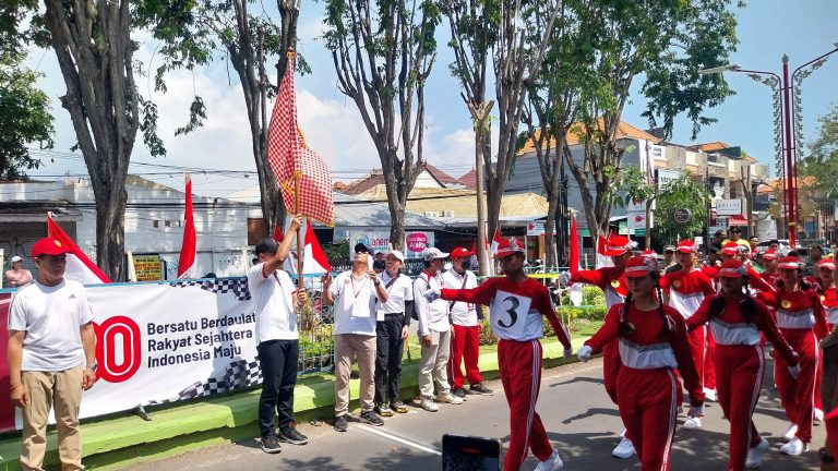 HUT Proklamasi RI 2025: 46 Regu Bertarung di Lomba Gerak Jalan 8 Km Tingkat SMP se-Buleleng ...
