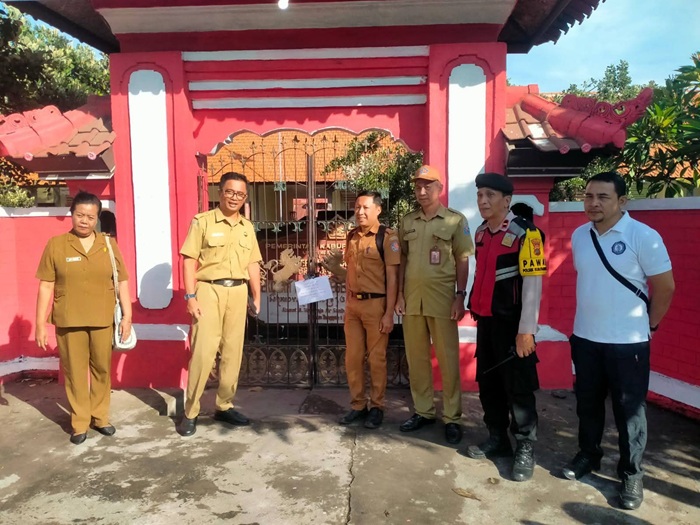 SDN 4 dan SDN 5 Kubutambahan Disegel Senin Dinihari - Sinartimur