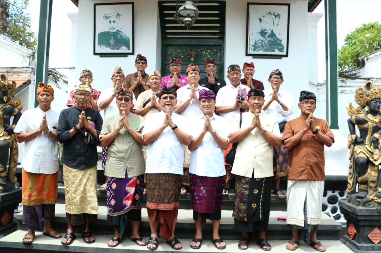 Paiketan Puri Buleleng Dukung Pembangunan Kawasan Heritage - Sinartimur